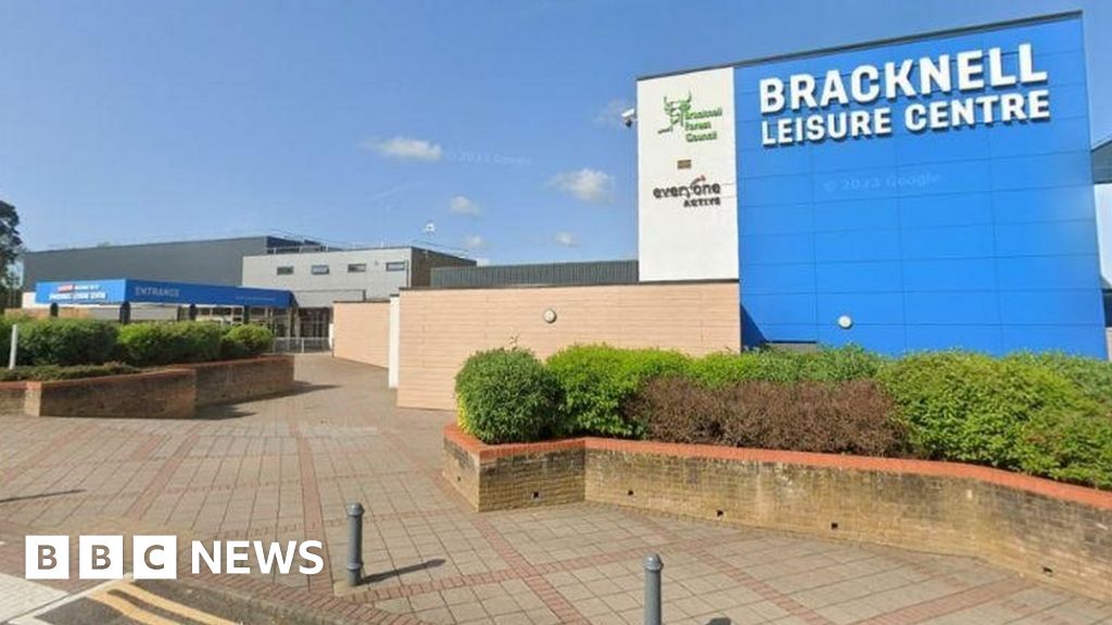 Bracknell Leisure Centre £1.9m upgrade to begin - BBC News