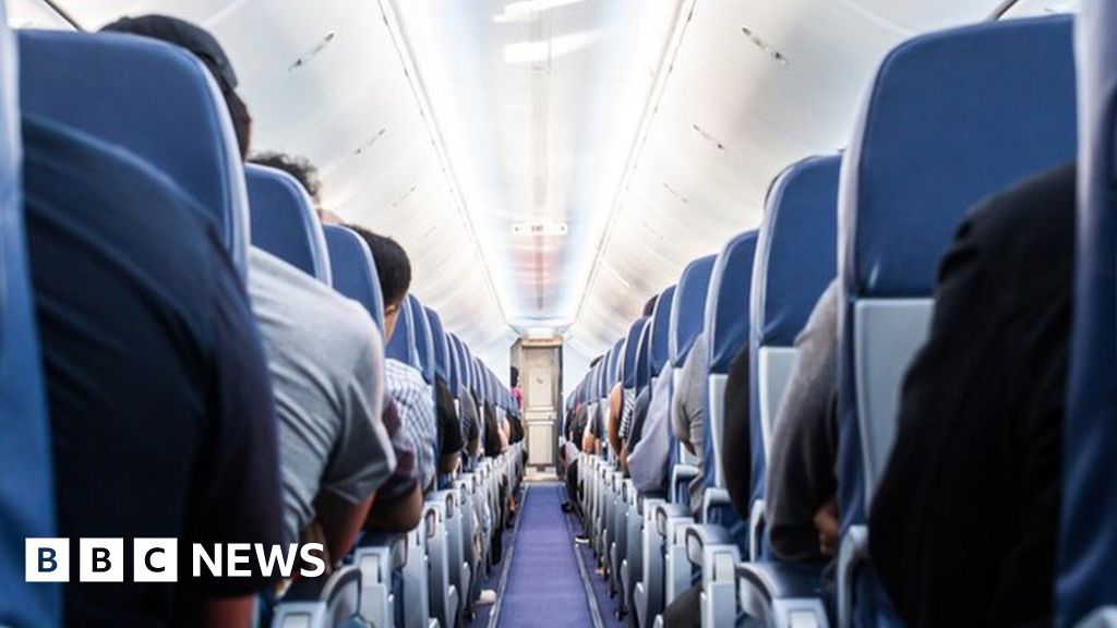 Cranfield University to study plane evacuation behaviour - BBC News