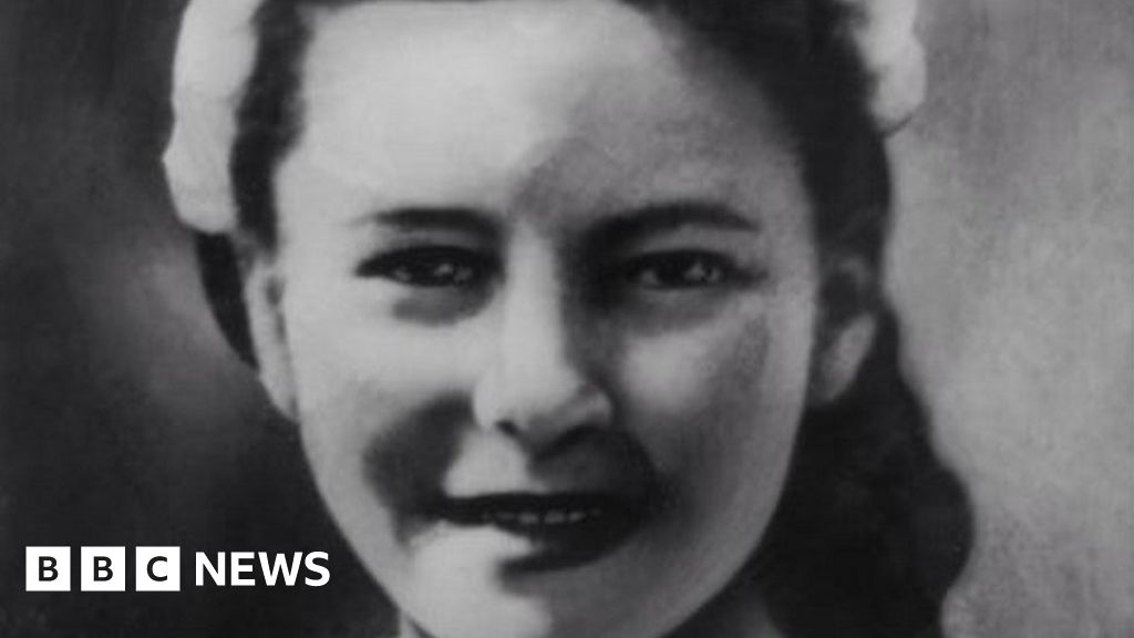 Moors Murders: Pauline Reade's remains kept by police - BBC News