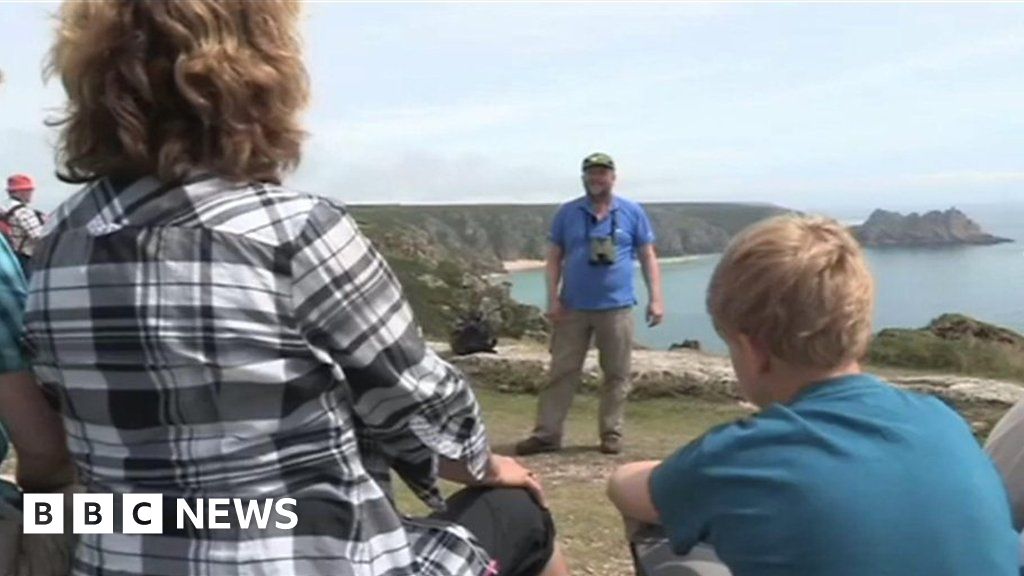 Brexit fear for German tour operator in Cornwall - BBC News