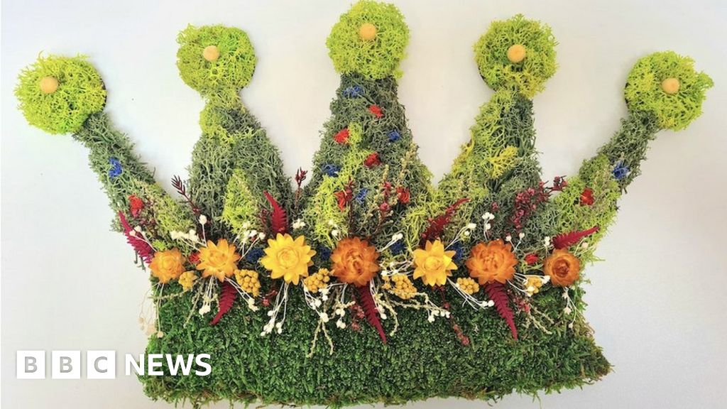 Mosaic crowns on display for coronation - BBC News