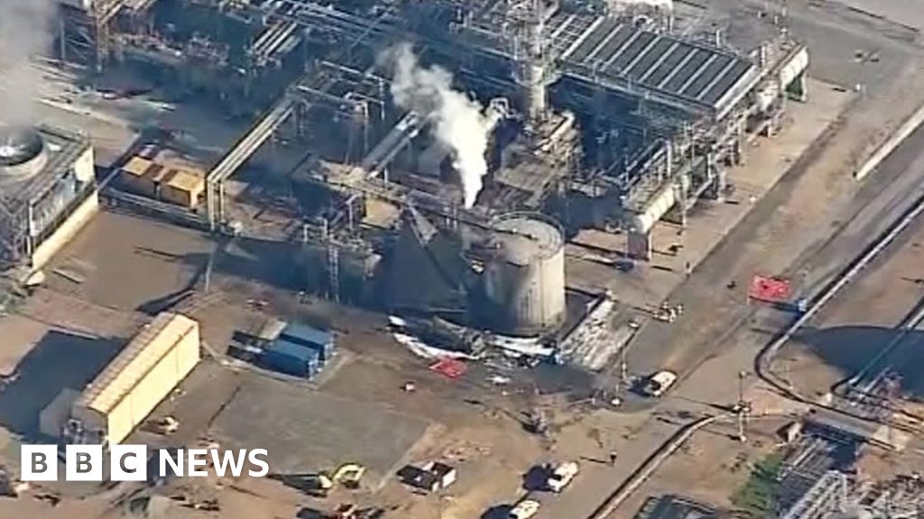No CPS charge after fatal explosion at Pembroke Dock - BBC News