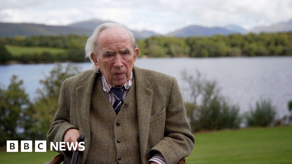 How I took the Coronation Stone from Westminster Abbey - BBC News