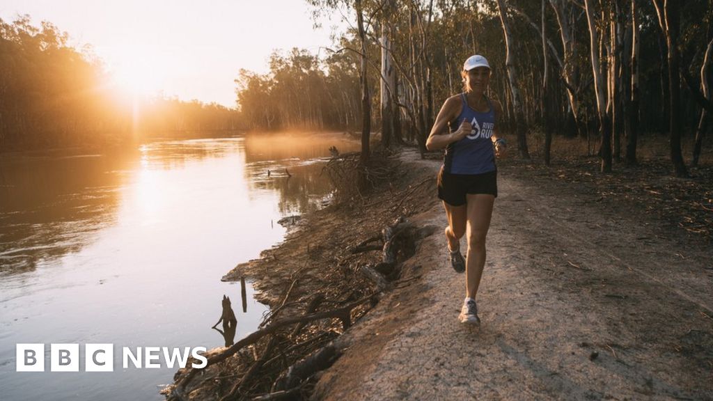 The woman running 40 marathons in 40 days - BBC News