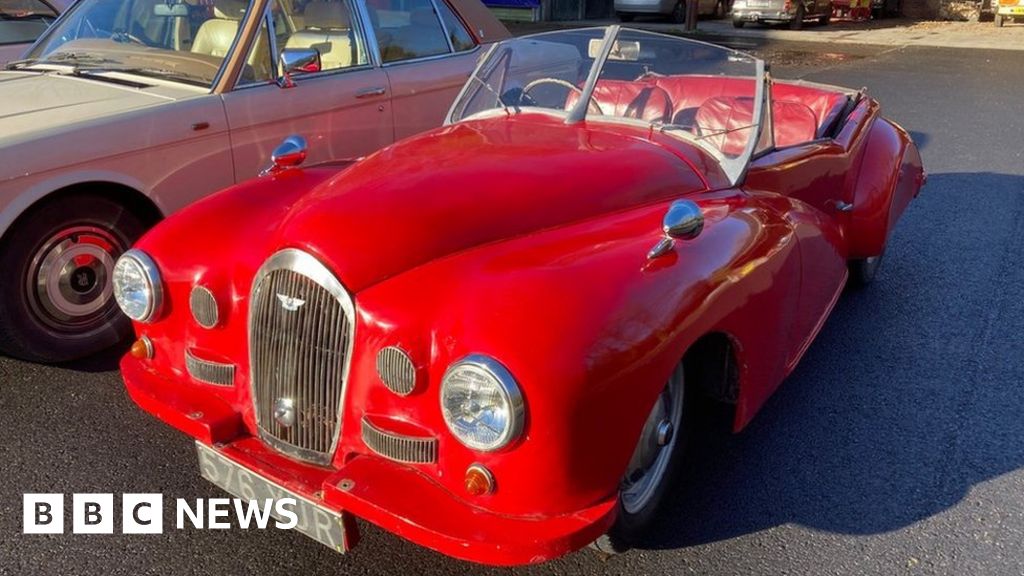 Rare Derbyshire-made Paramount sports car goes on display at museum