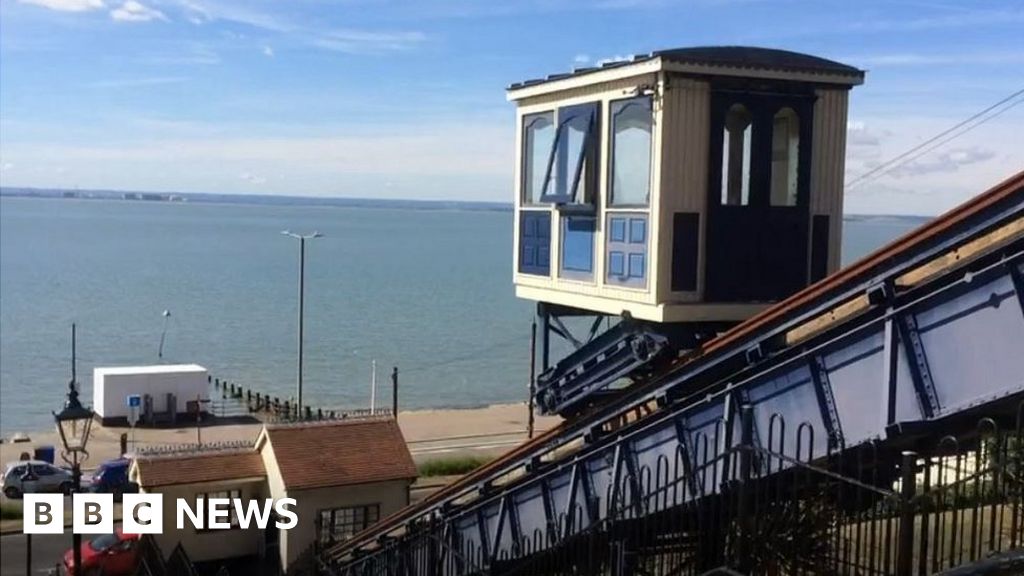 Take a trip on the historic Southend cliff lift - BBC News