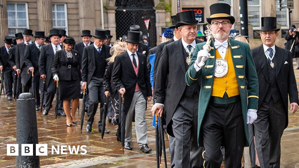 Cutlers guild appoints second female master - BBC News