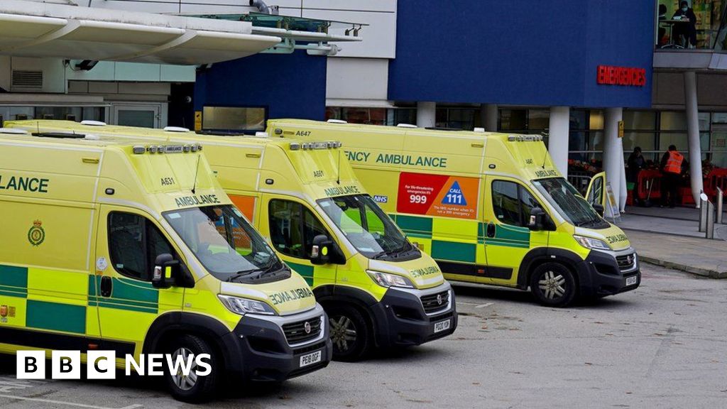 West Yorkshire emergency care under 'continued pressure' - BBC News