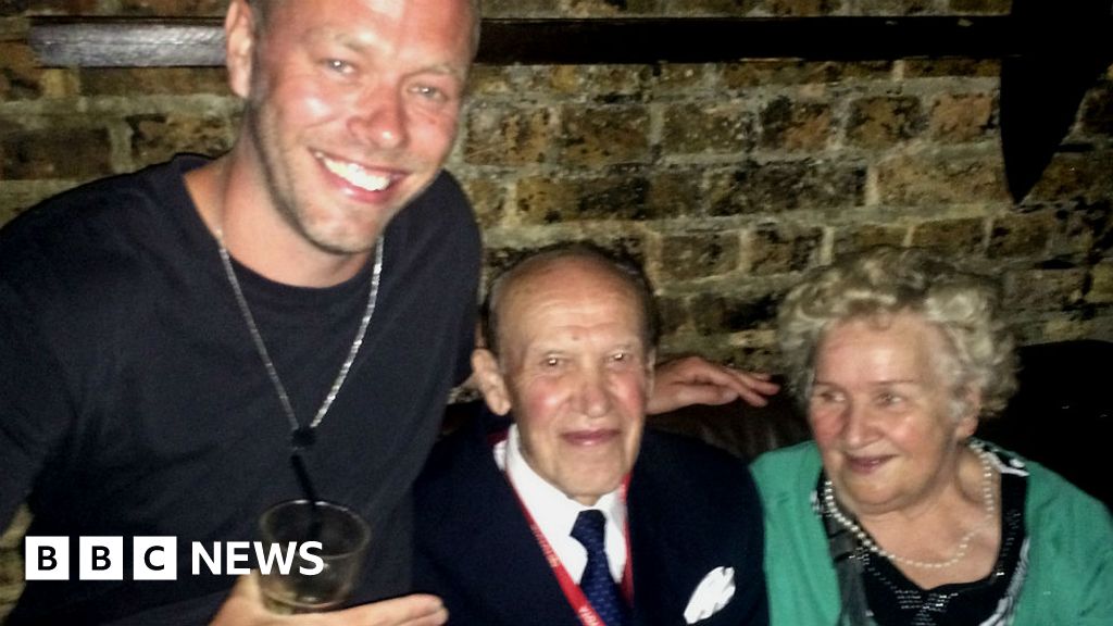 Polish OAPs reveal why they went clubbing at Fabric in London - BBC News