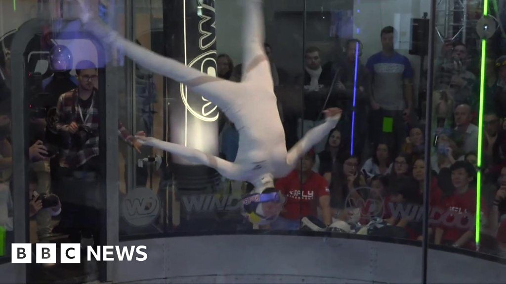 Wind Games 2018: The indoor skydivers defying gravity - BBC News