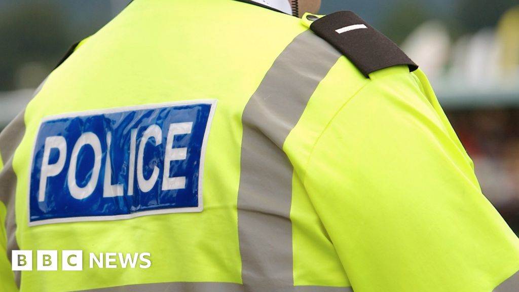 Coleford sex attacker hunted after woman assaulted - BBC News