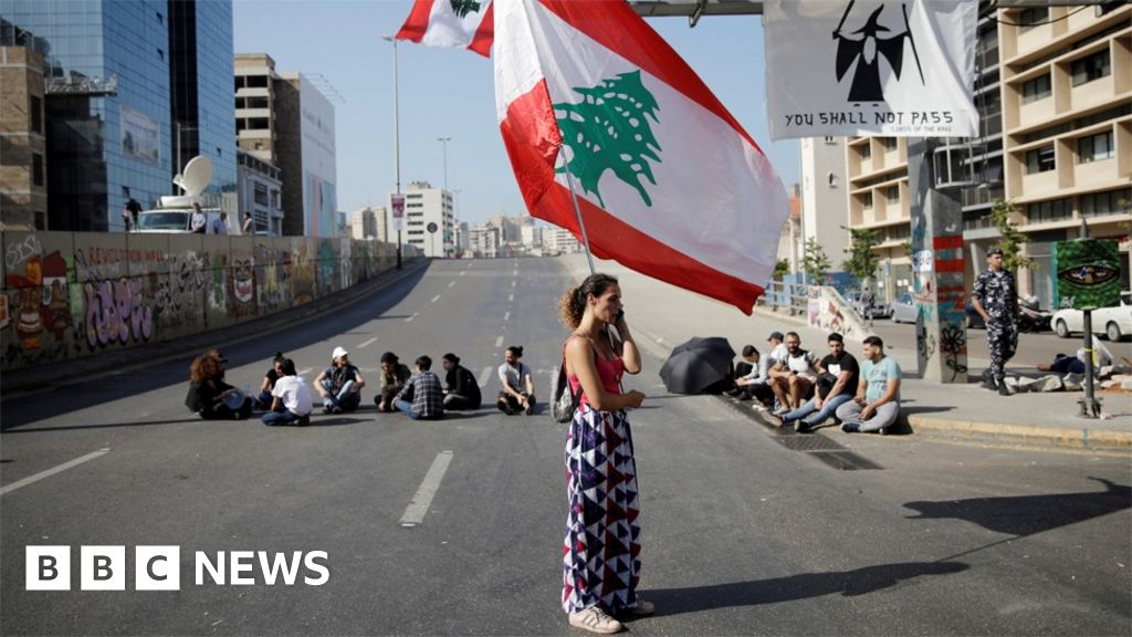 Lebanon Anti Government Protesters Block Roads To Press Demands Bbc News