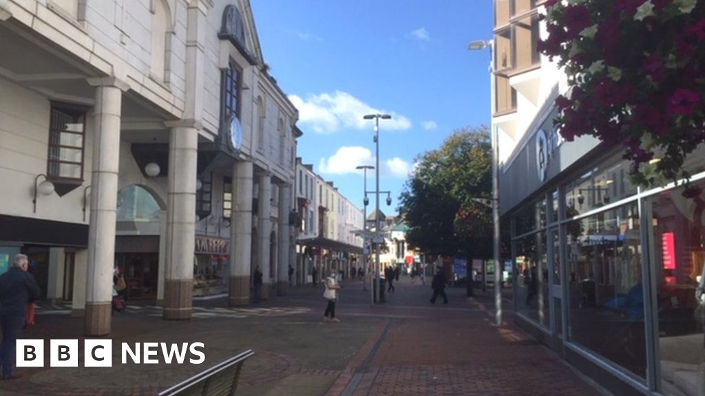 Covid: Llanelli in local lockdown after coronavirus spike - BBC News