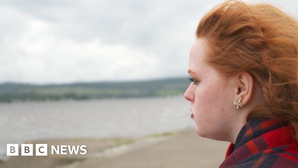 'I was told only boys could be autistic' - BBC News