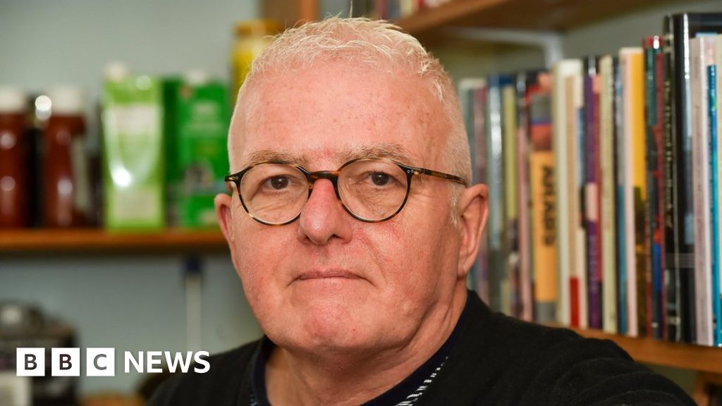 University of Bristol professor's anger at Islamophobia claim - BBC News