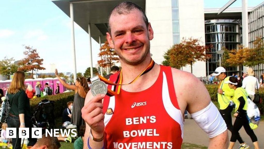 'Marathon man' cancer patient Ben Ashworth dies - BBC News