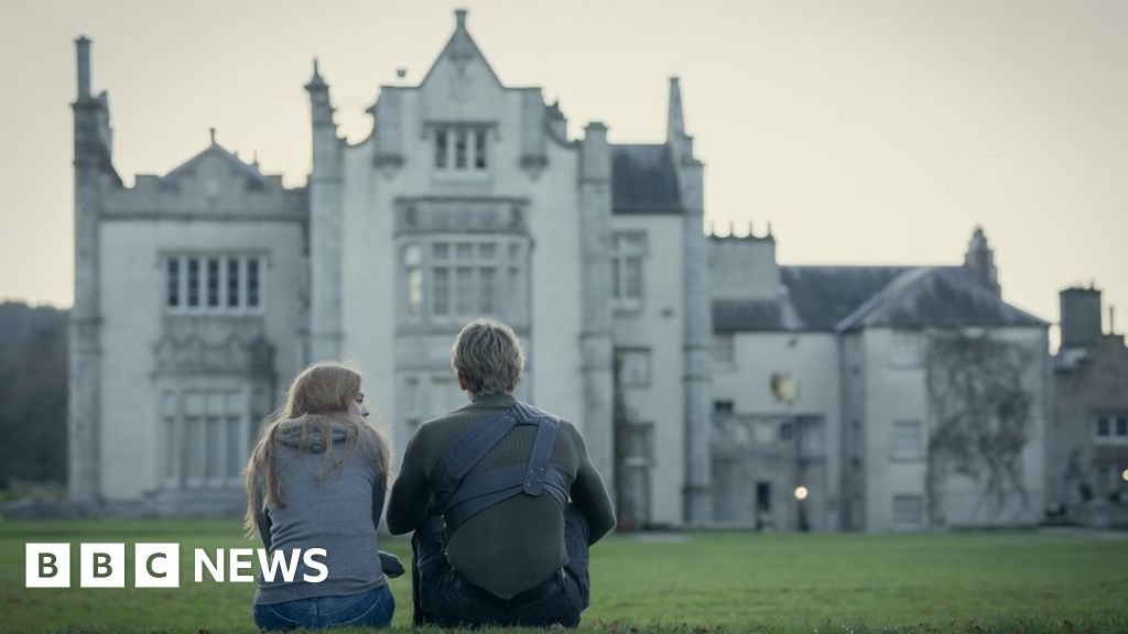 Netflix's Winx Saga: What's the best school on screen? - BBC News