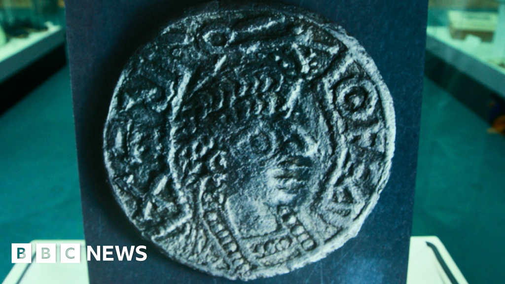 Hereford museum acquires rare King Offa coin - BBC News