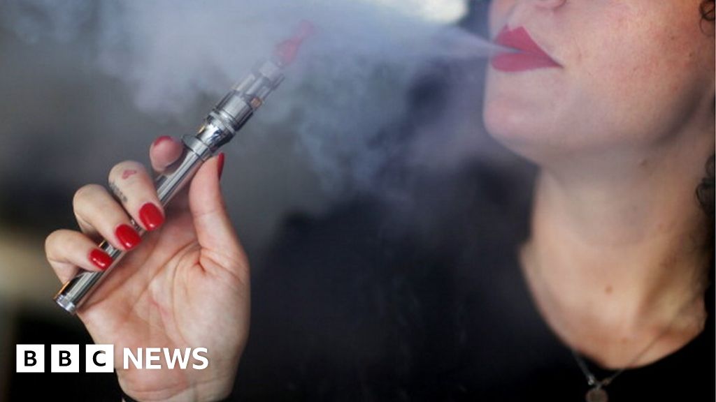 Vaping etiquette: How to tackle the social minefield - BBC News