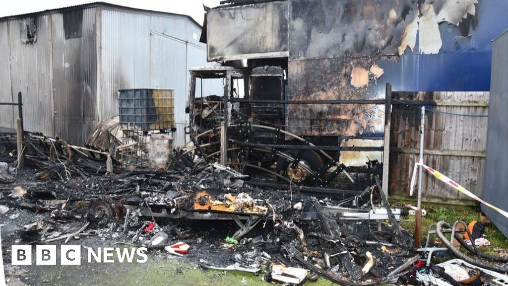 Lutterworth arsonist who destroyed ex-partner's caravan jailed - BBC News