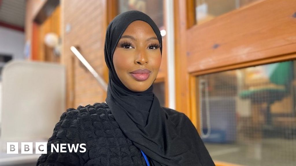 Bristol Somali group tackles mental health and cancer - BBC News