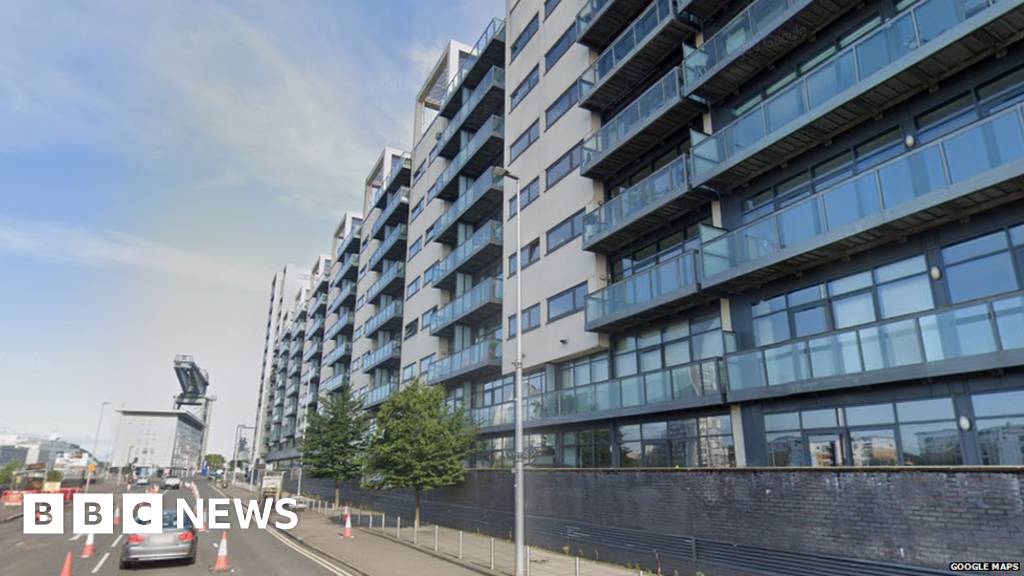 Scotland 'needs detail' on UK cladding removal funds - BBC News