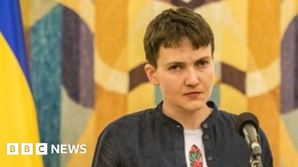 Nadiya Savchenko: Russia frees Ukraine servicewoman - BBC News