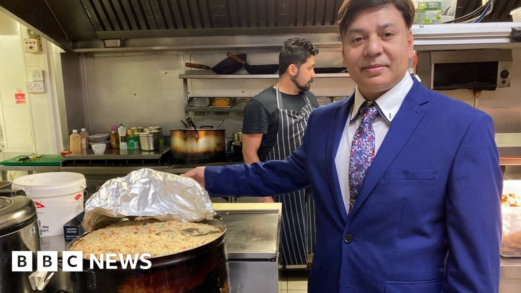 Winchester restaurant offers free food to mark Coronation - BBC News