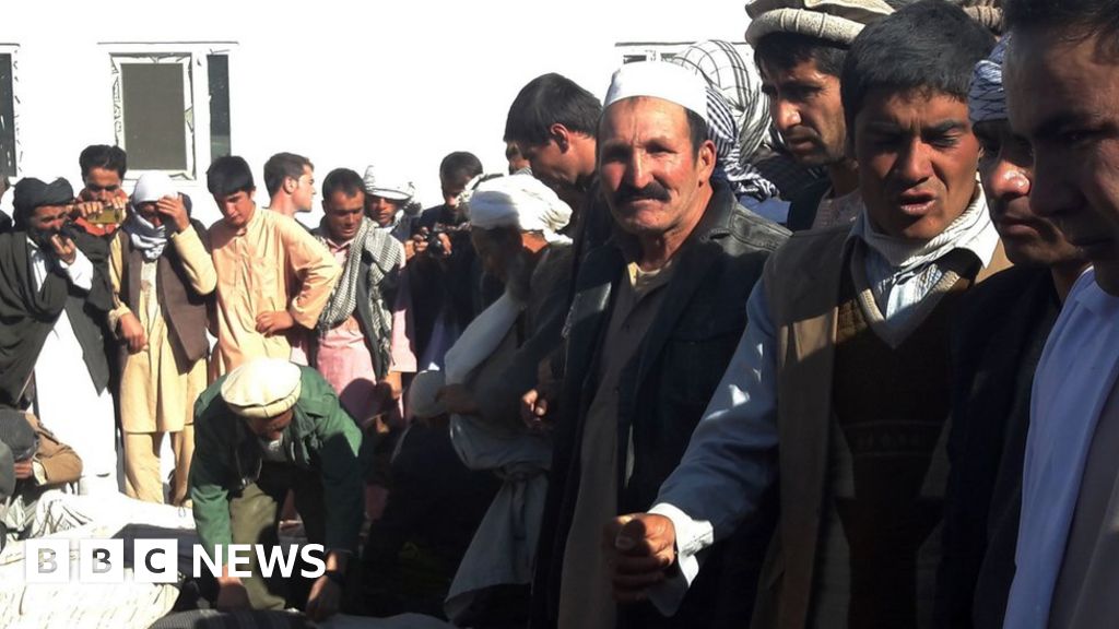 IS in Afghanistan 'kills 30 abducted civilians' - BBC News