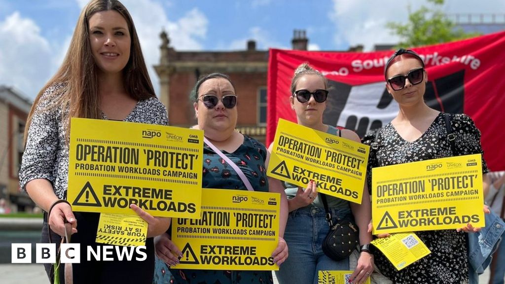 Sheffield rally for probation staff protesting 'unsafe workloads' - BBC ...