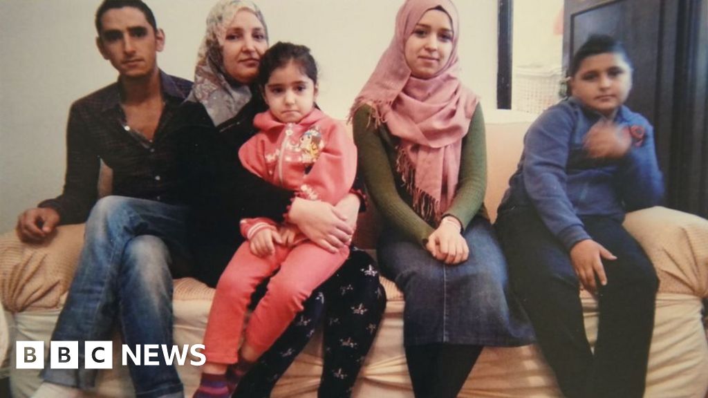 Syrian family in plea to Theresa May for separation law change - BBC News