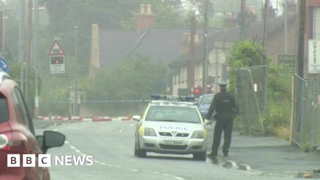 Lurgan bomb attack: Pair released in explosion investigation - BBC News