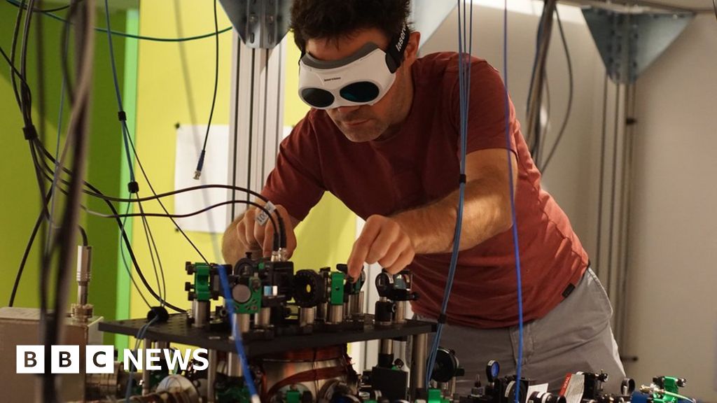 The coldest computers in the world - BBC News