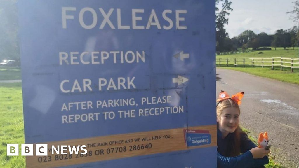 Foxlease: Protest walk over girl guiding centre closure - BBC News