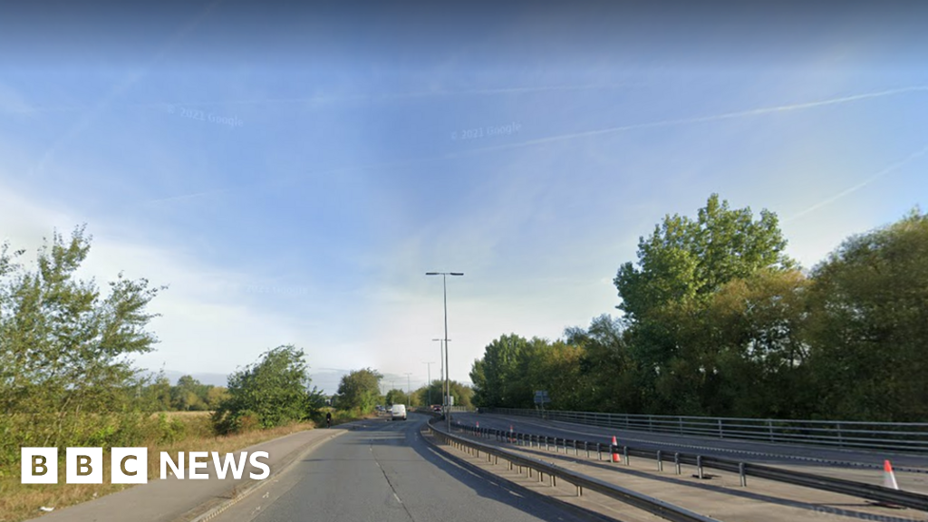 A33 crash: Motorcyclist killed in multi-vehicle collision - BBC News