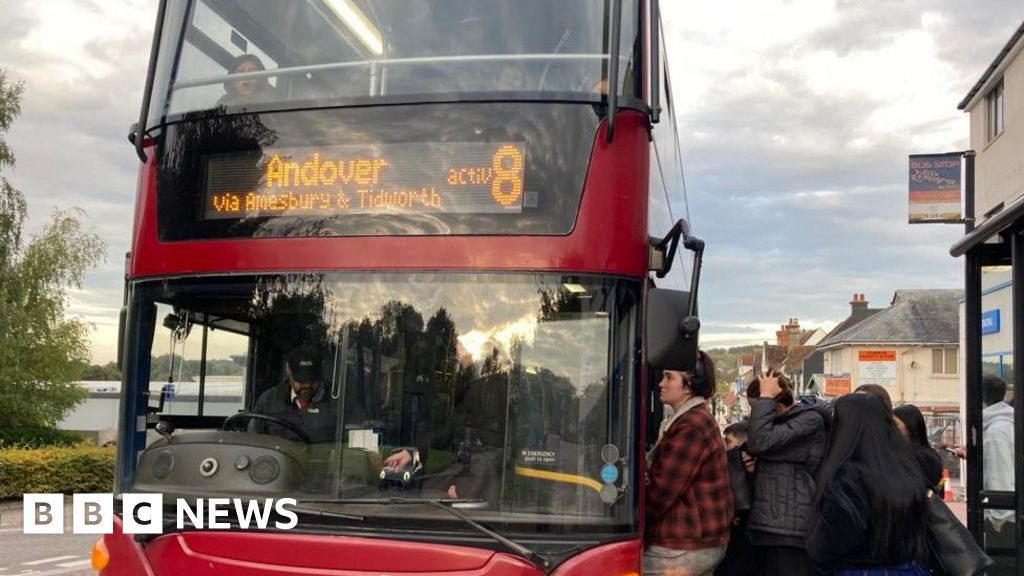 Driver shortage blamed for 'awful' Tidworth buses - BBC News