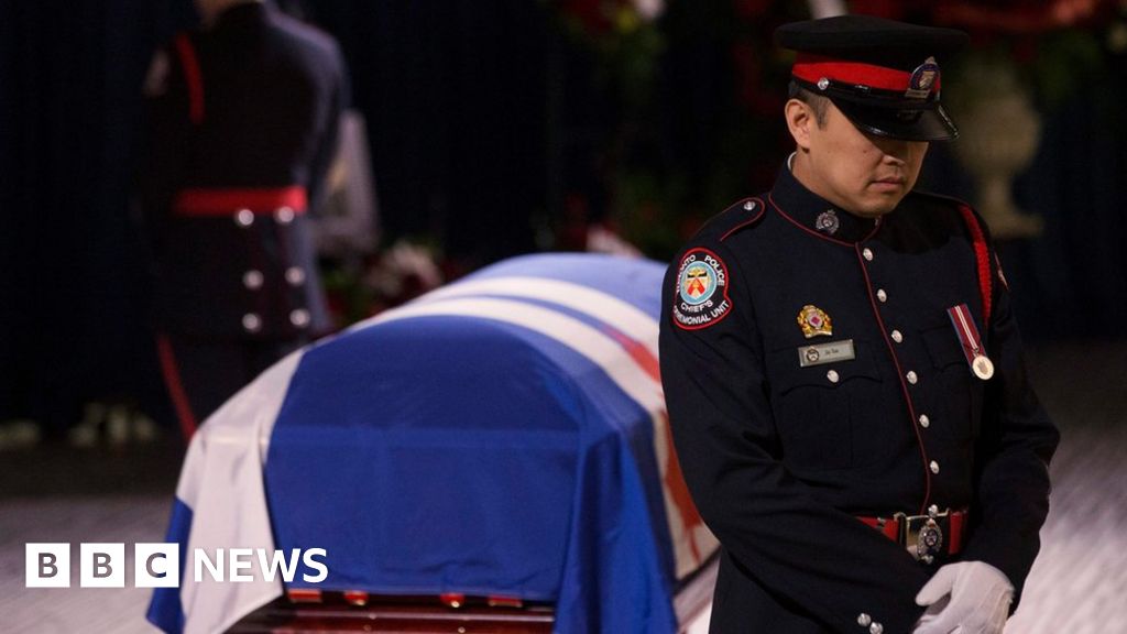 Toronto says goodbye to former mayor Rob Ford - BBC News