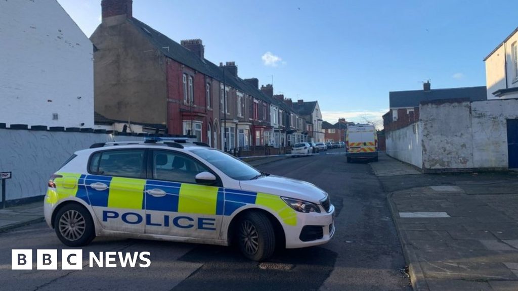 Hartlepool murder probe launched after man's death - BBC News