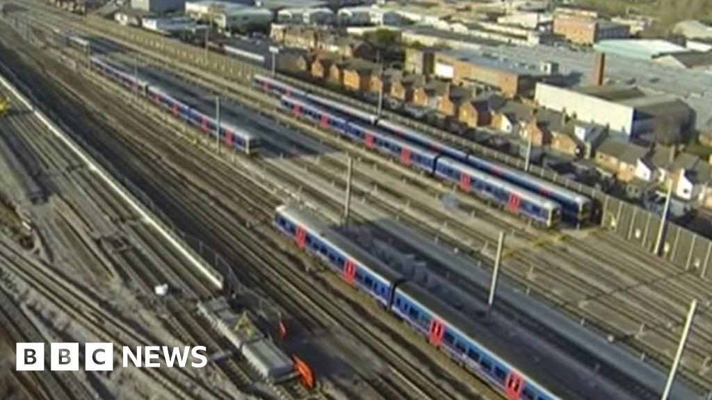 Network Rail and GWR warned over depot noise and air pollution - BBC News