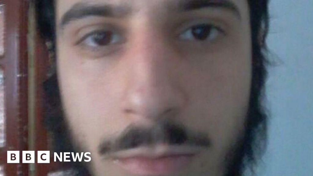 Man in court accused of sharing of IS beheading videos - BBC News