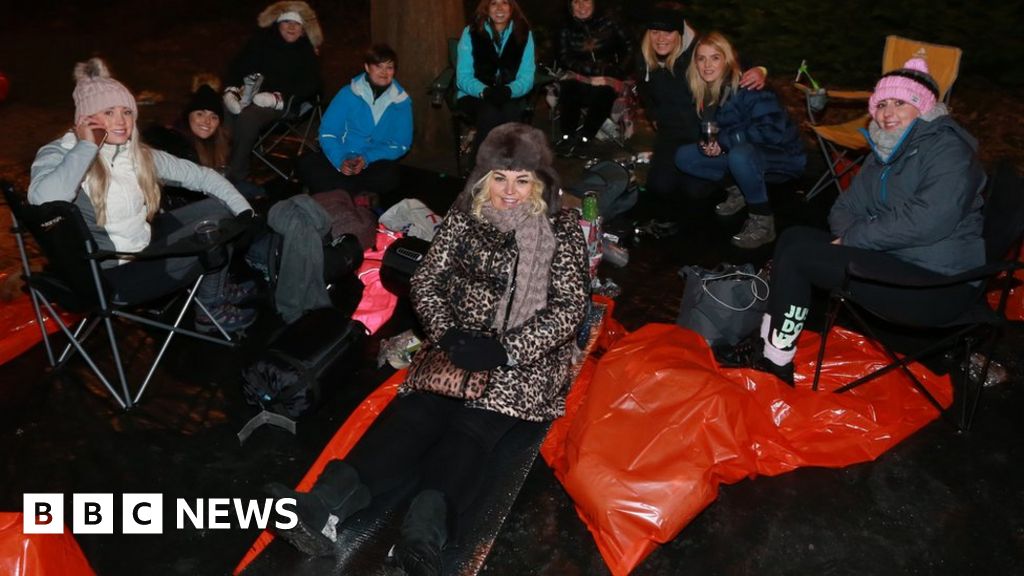 Christmas campaign raises £4m for homeless in Scotland - BBC News