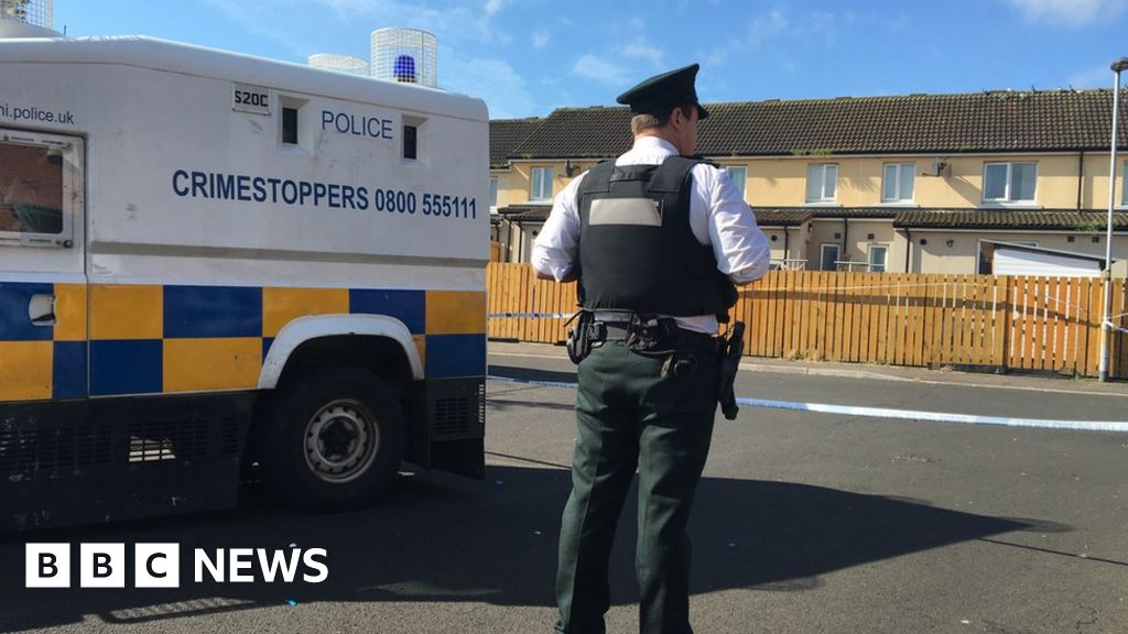 Londonderry man, 40, shot in both ankles 'by masked men' - BBC News