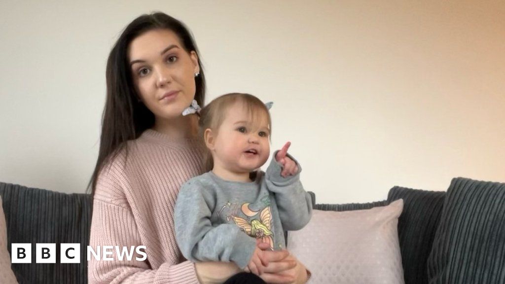 Somerset mother says engineer force-fitted payment meter - BBC News