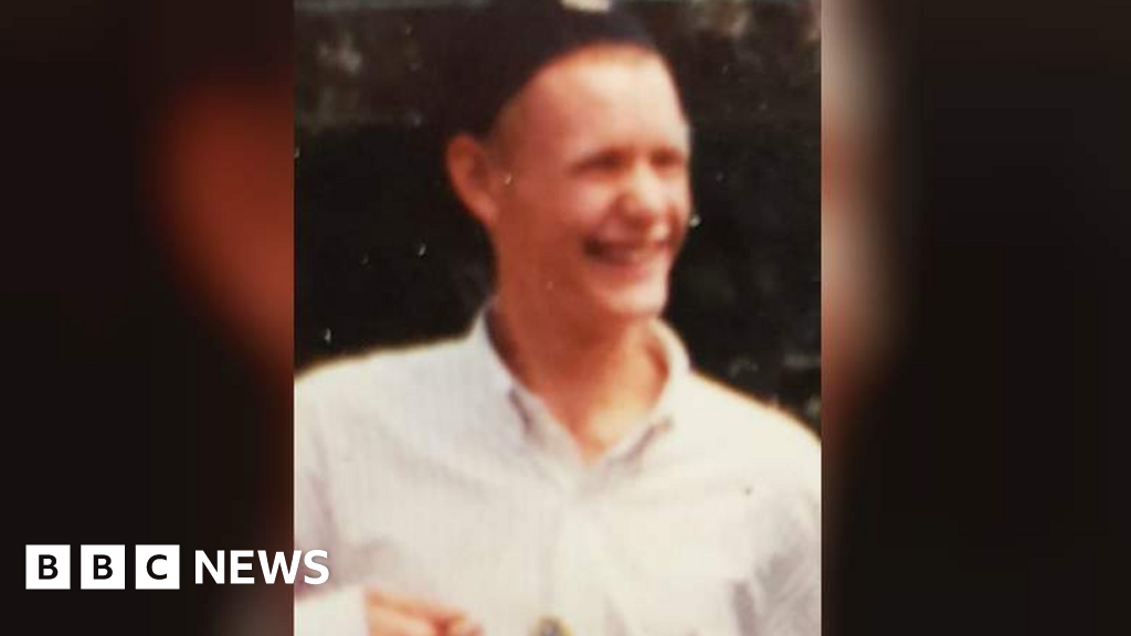 Sutton-in-Ashfield death: Seventh man charged with murder - BBC News