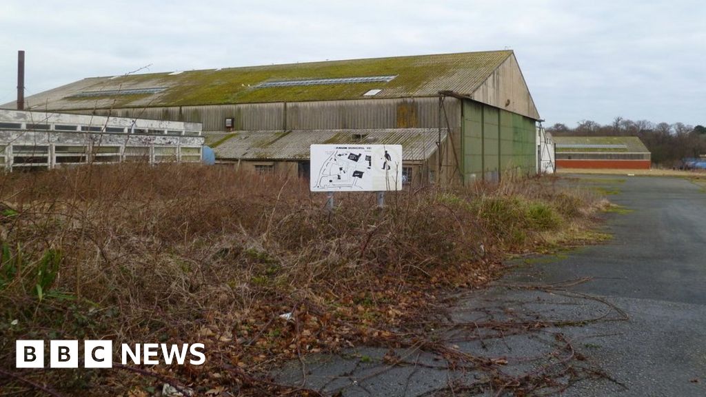 Derelict Saunders Roe site on Anglesey 'key to prosperity' - BBC News