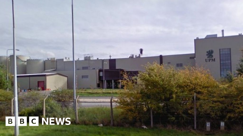 Investigation into Deeside paper mill fire - BBC News