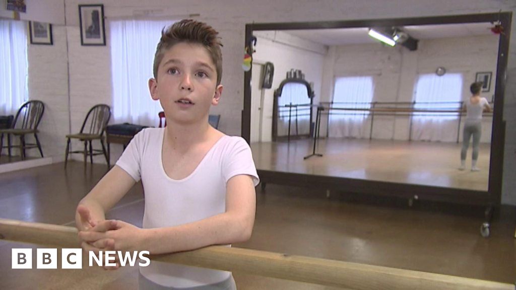 Boy, 10, dreams of being the next 'Billy Elliot' - BBC News