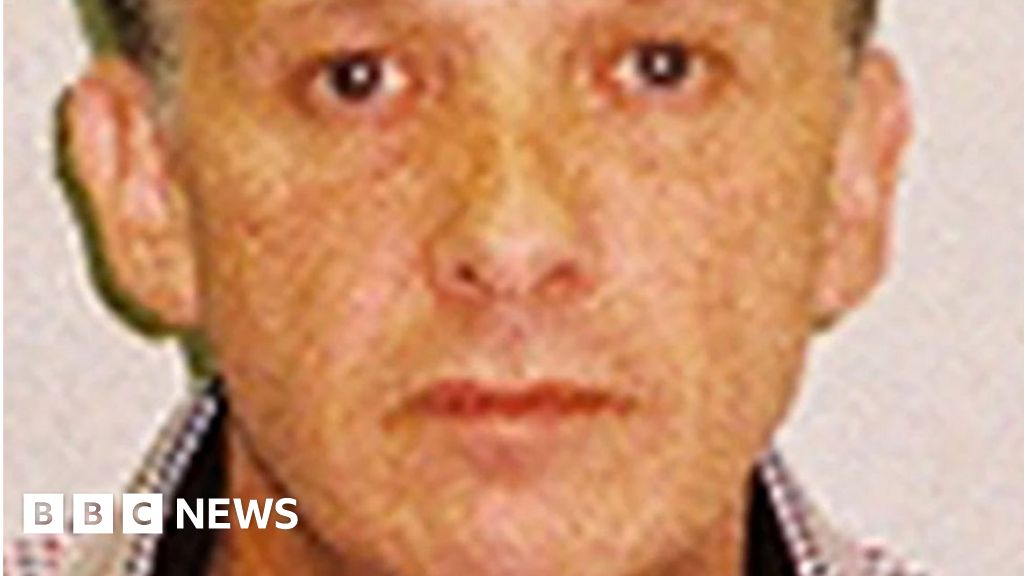 Worcester online dating fraudster must to pay victims £100,000 - BBC News