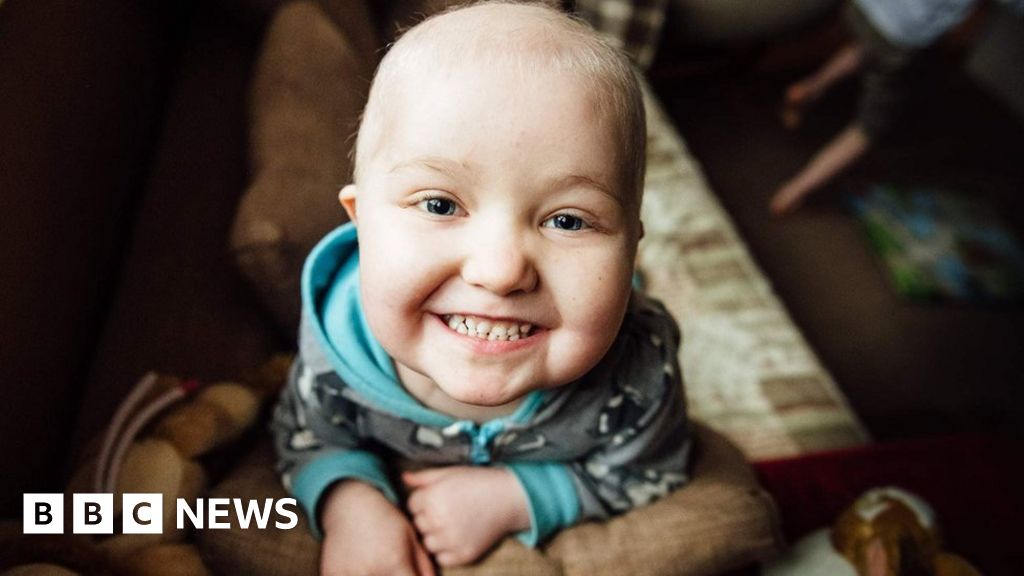 Kip Freshwater: 'Smelly pants wee' boy's cancer fight legacy - BBC News