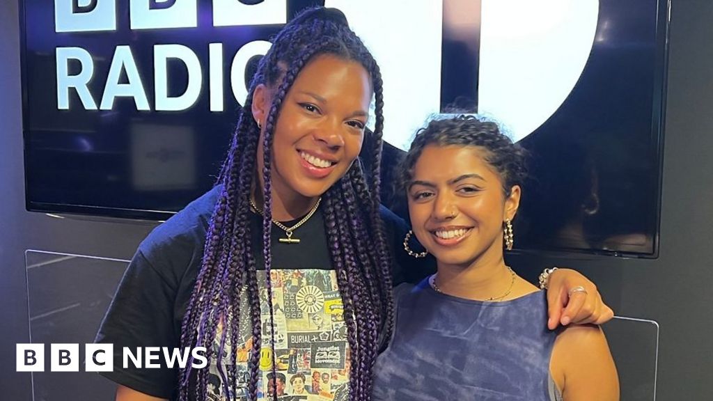 Gender and dance music: D-LISH talks about female DJ experiences - BBC News